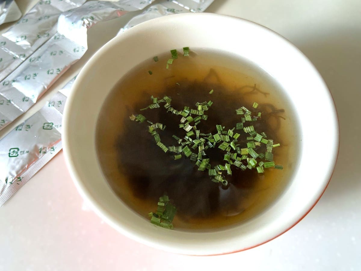 大人気商品【コストコ】絶品生タイプ「もずくスープ」常備決定！インスタントとは思えない美味しさ - くふう トクバイニュース